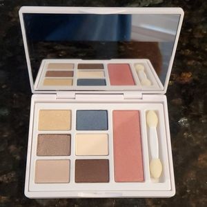 Elizabeth Arden | Makeup | New Elizabeth Arden Deluxe Eye Shadows ...